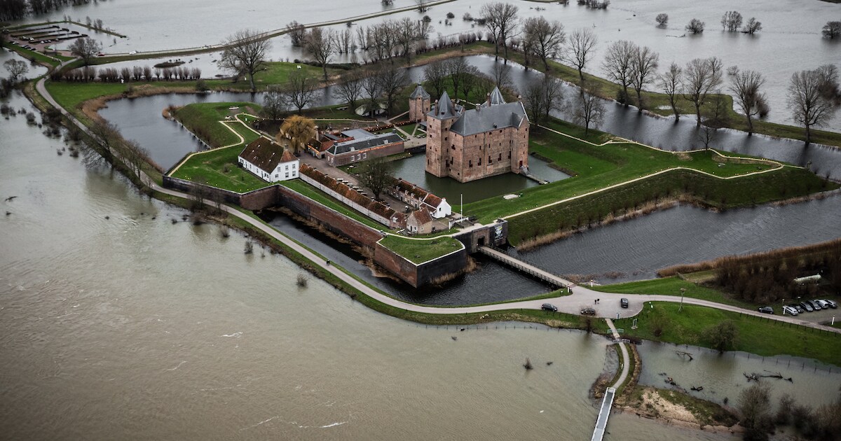 Slot Loevestein opent deuren weer na sluiting om hoogwater | Zaltbommel ...