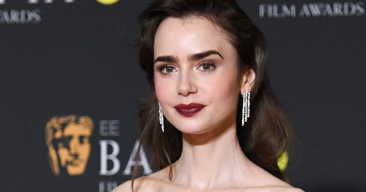 Een wereldberoemde vader en nu zelf dé ster in Emily in Paris: dit is ...