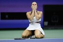 Aryna Sabalenka wint na stevig potje powertennis US Open: ‘Mijn vader ...