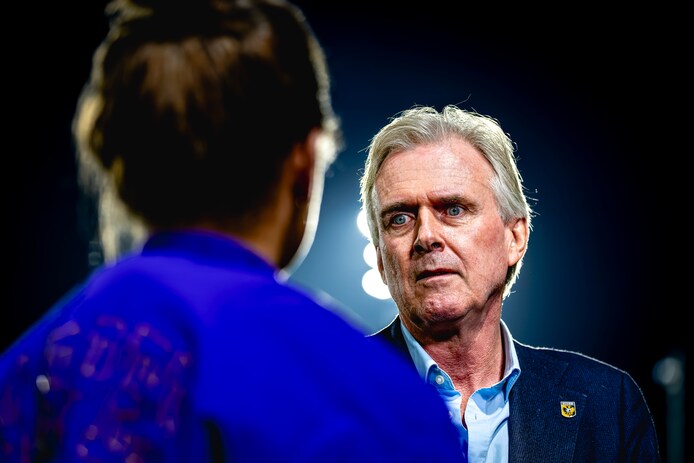 Voor de KNVB is Coley Parry ‘persona non grata’, maar Amerikaan draagt ...