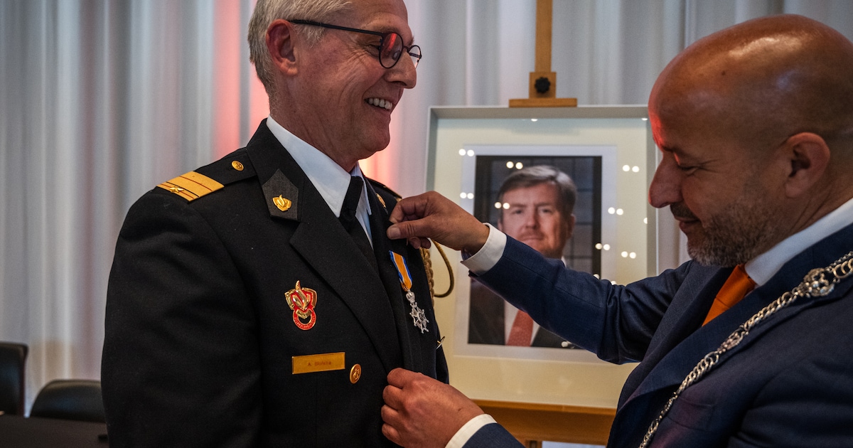 Hij woont niet in Arnhem, toch krijgt commandant brandweer hier zijn ...