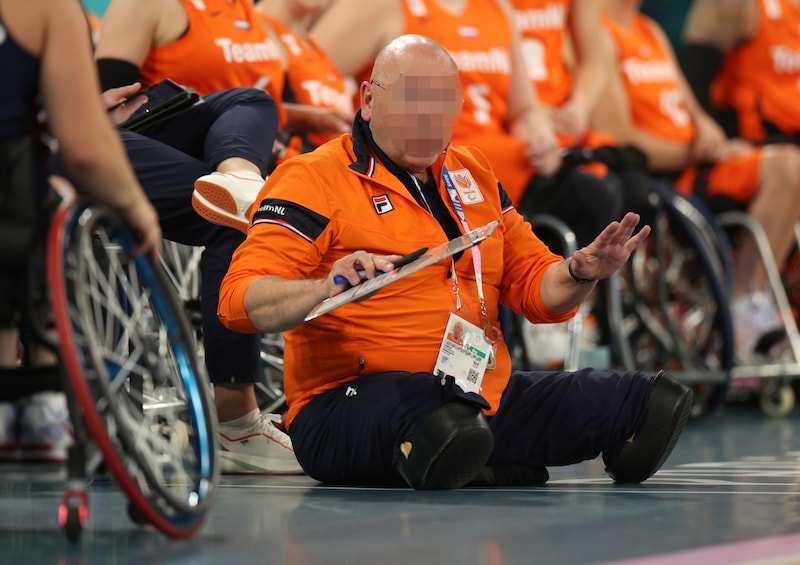 Oud-bondscoach mag vijf jaar geen contact hebben met speelsters vanwege ...
