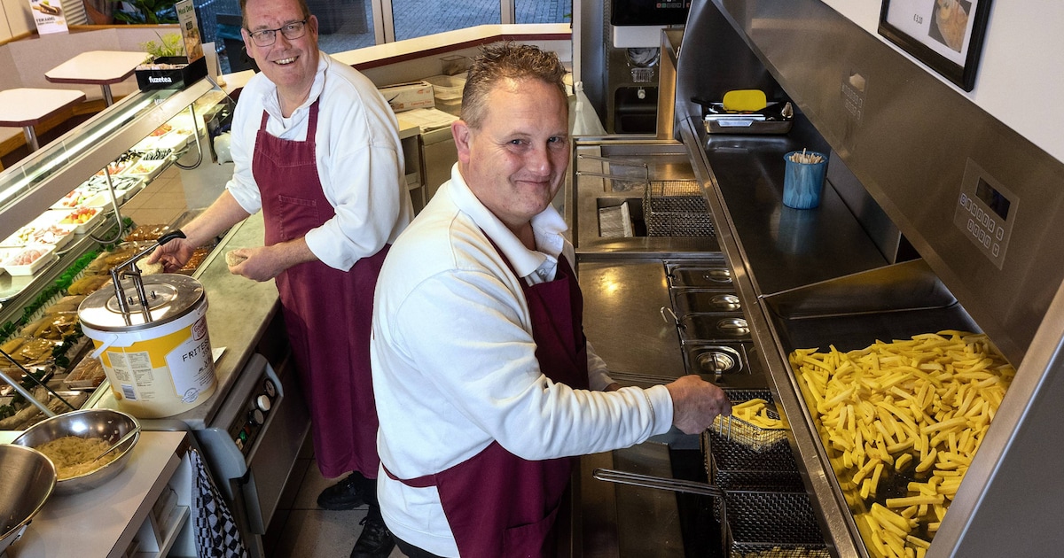 Deze frietbakkers stoppen met de cafetaria, maar ze blijven friet ...