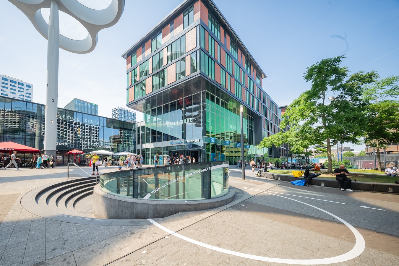 Roken of vapen op Stationsplein Utrecht mag straks niet meer: ‘Goed ...