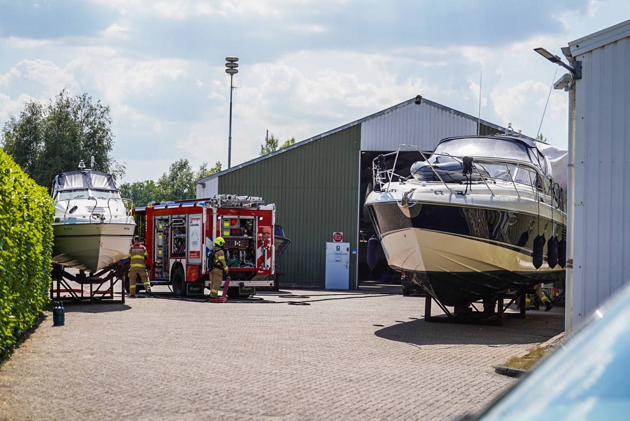 Twee mannen van in de veertig raken zwaargewond door explosies bij ...