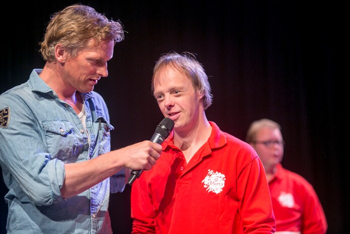 Barry Atsma over broer met Down: 'Weet zeker dat hij trots geweest zou ...