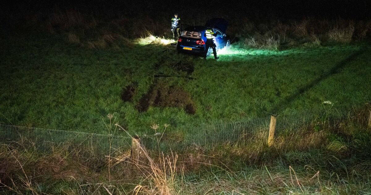 Automobilist belandt onderaan talud langs de A348 bij Ellecom | 112 ...