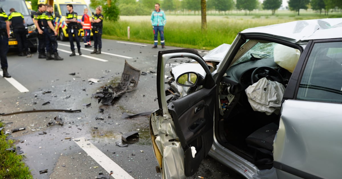 Net voor zwaar ongeval vraagt vriendin aan autobestuurder: ‘Ga je out ...