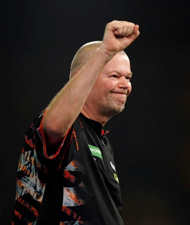 Raymond van Barneveld niet bang voor 16-jarig wonderkind Luke Littler ...