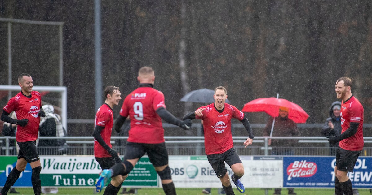 Na voortijdig afscheid bij Harskamp gaat goalgetter Frank Hol nu bij ...