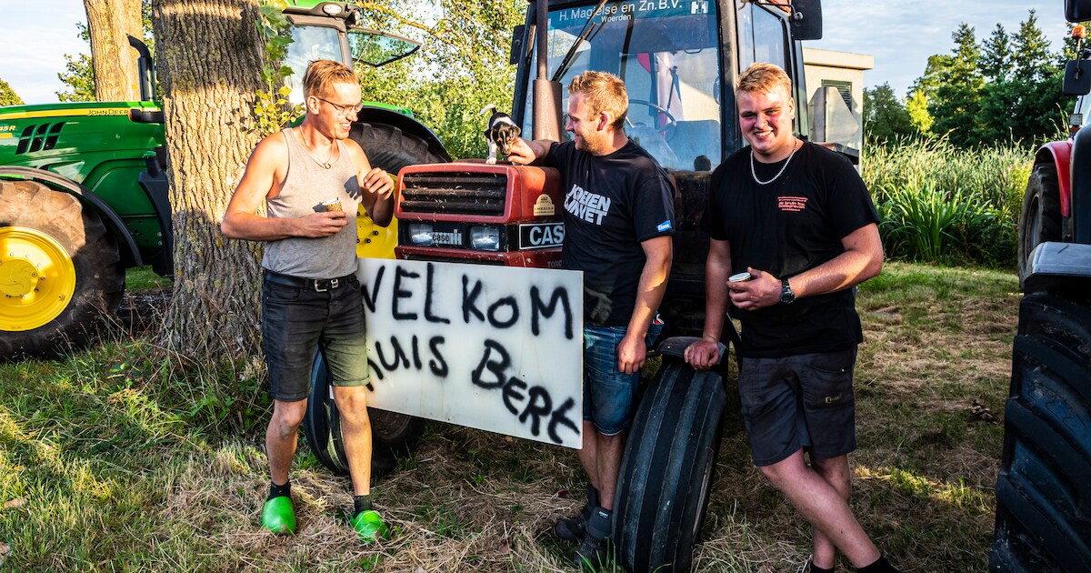 Boer Bert is na ongeluk op A12 weer thuis en wordt warm onthaald ...