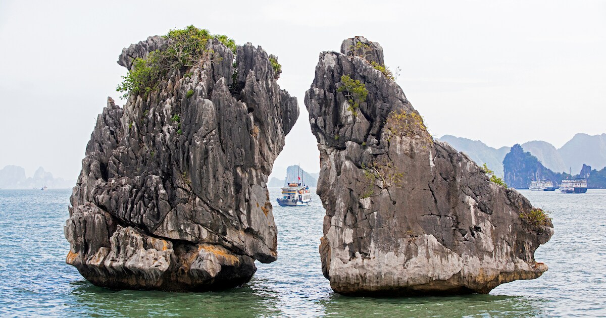Iconische ‘kussende rotsen’ in Vietnam dreigen in te storten ...