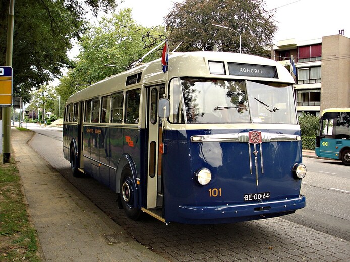 Waar gaan de oude Arnhemse trolleybussen eigenlijk heen na hun ...