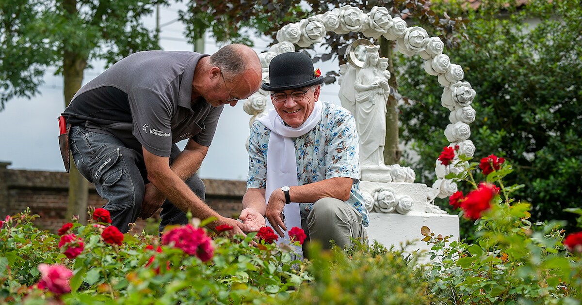 Rosarium als extra rozenkrans bij nieuwe Mariamonument in Paterstuin ...