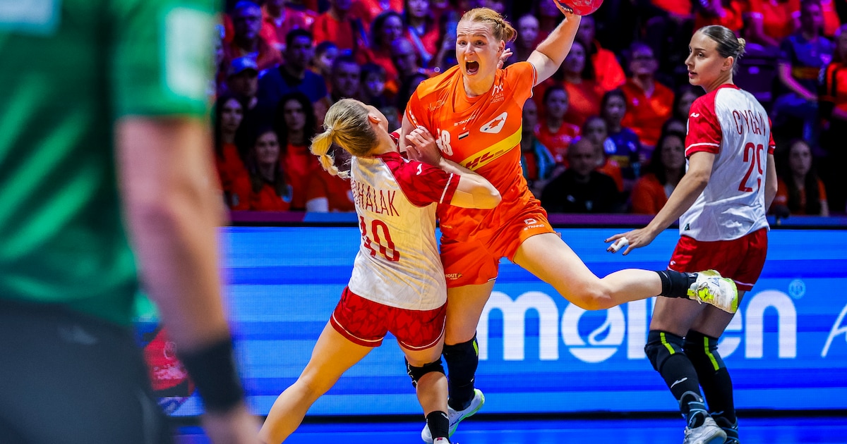 Tophandbalster Dione Housheer over haar sterrenstatus: ‘Dat mensen echt ...