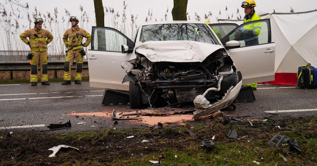 Botsing in Helmond, beide bestuurders naar het ziekenhuis | Eindhoven ...