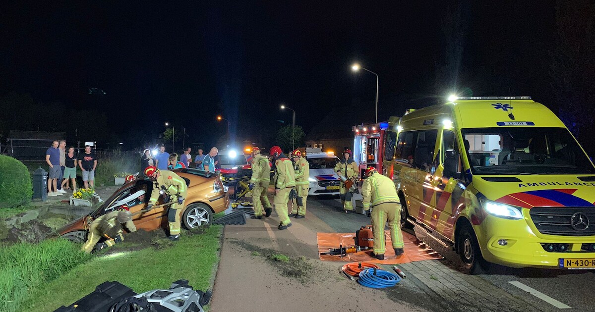Auto vliegt uit de bocht bij Sint-Oedenrode, bestuurder gewond | Brabant | gelderlander.nl