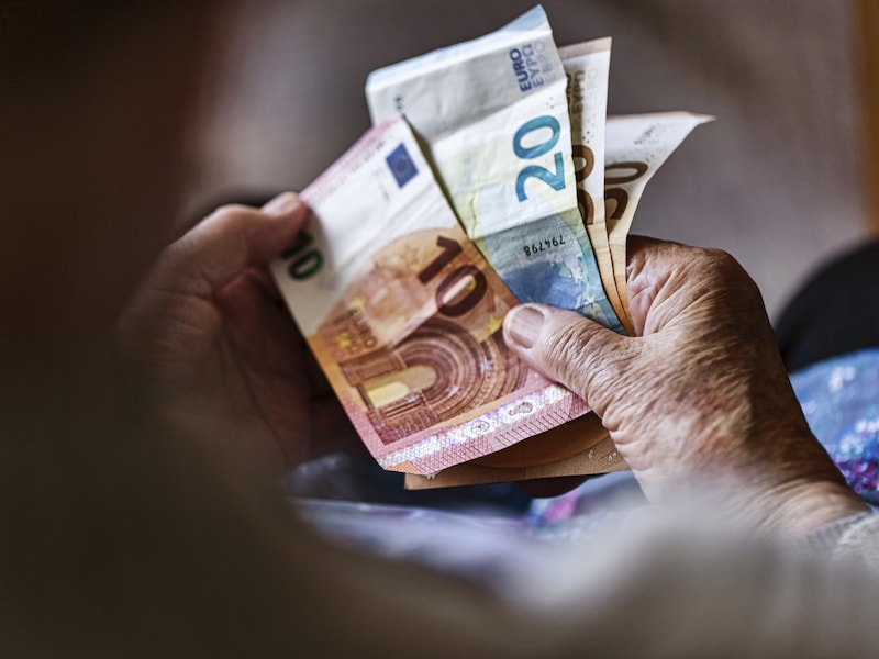 Pakje shag voor 25 euro? Over de grens kost-ie minder dan de helft ...