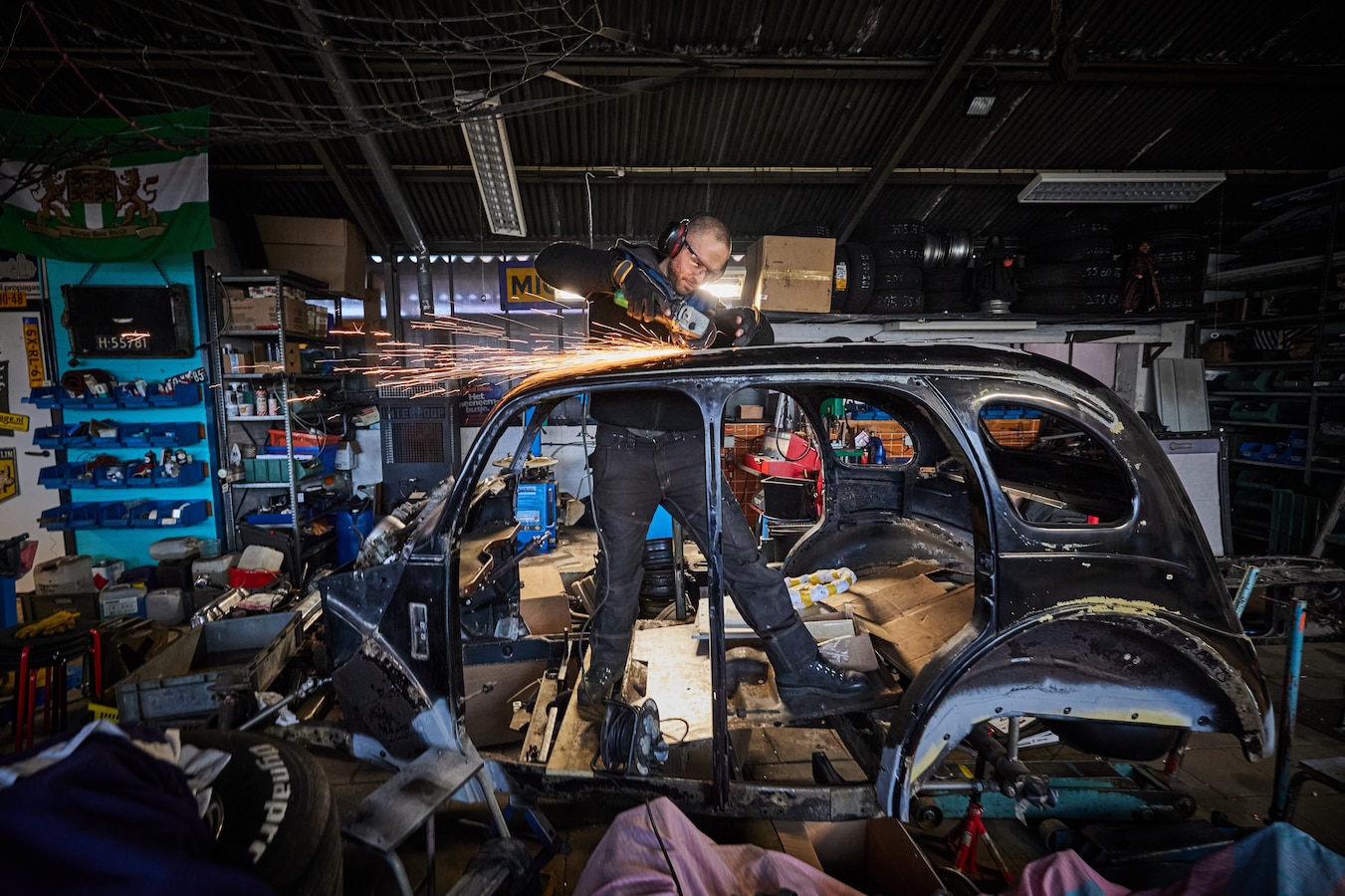 Rien (65) sleutelde aan ‘Amerikanen’ en zelfs een hoogbejaarde Ford, nu ...