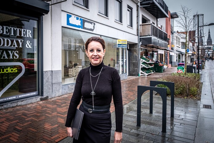 Lisette probeert komst van Poolse supermarkt in haar dorp tegen te gaan ...