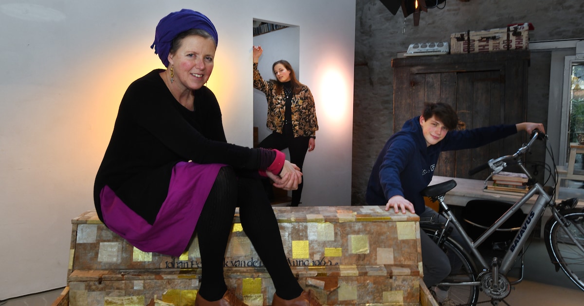 Nicoline gooit haar knusse theatertje weer open na het overlijden van ...