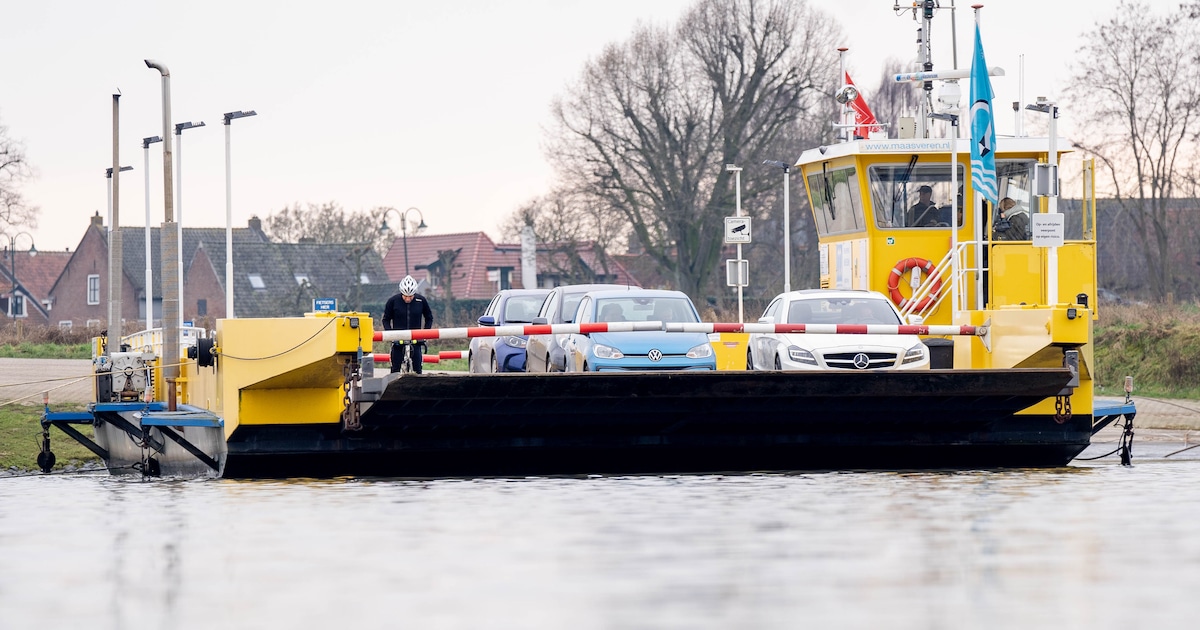 Maasveren stilgelegd door slecht weer | West Maas en Waal | De ...
