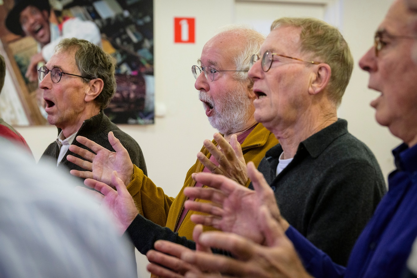 Mannen leren samen zingen: ‘Schaam je niet, durf je te uiten’ | Foto ...