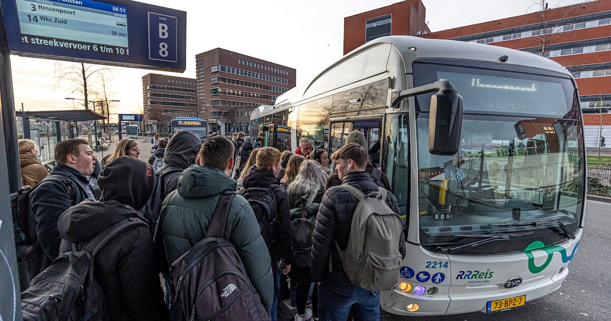 Onvrede over ov-staking: ‘Buschauffeur verdient 4000 euro per maand, de ...