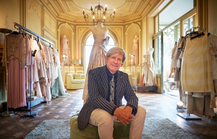 Modekoning Addy van den Krommenacker verkoopt zijn atelier en verlaat ...