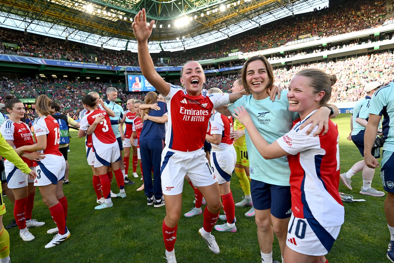 Lof voor ‘de nieuwe Sarina Wiegman’ na Champions League-winst Arsenal ...