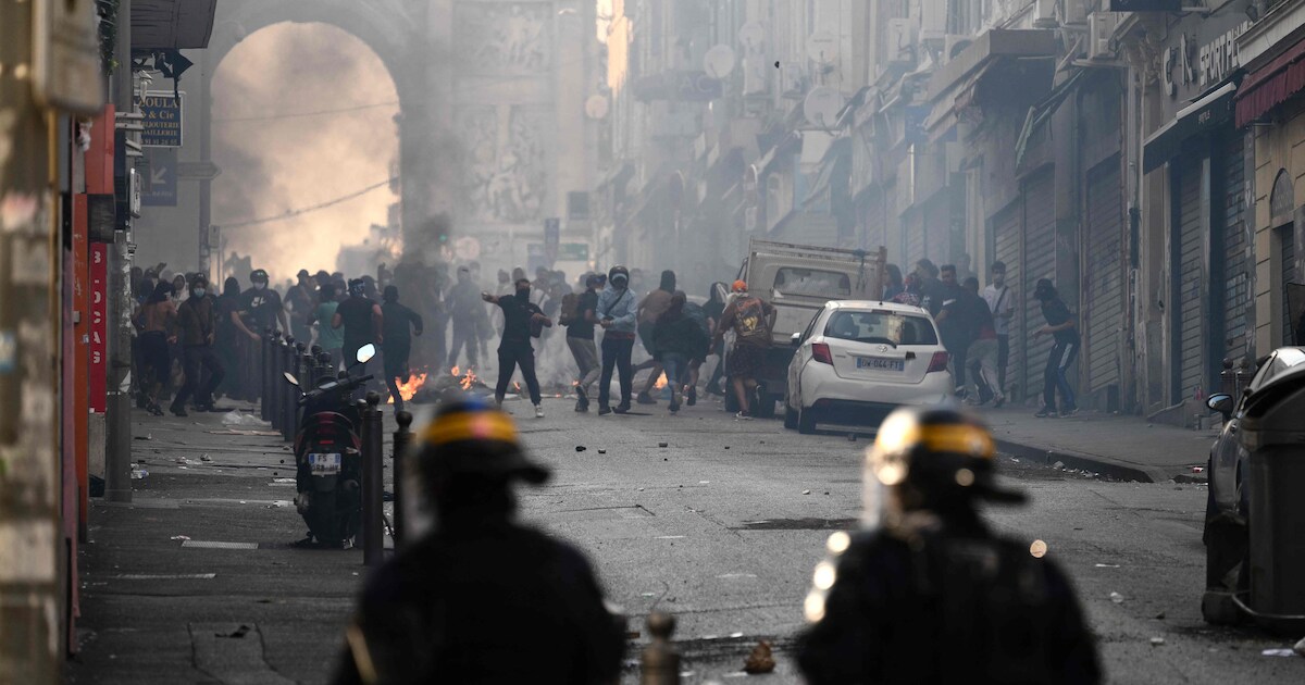 Schade Franse rellen geschat op zeker 1 miljard euro | Buitenland ...