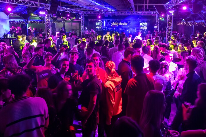 Cafés mogen onbeperkt open in nieuwjaarsnacht maar voor meeste cafébazen in Berg en Dal hoeft ...