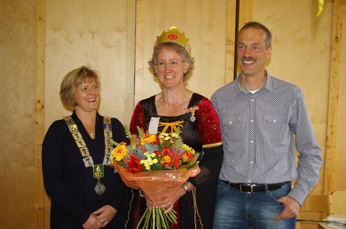 Koninklijke onderscheiding voor Jannie Claassen | Maasland ...