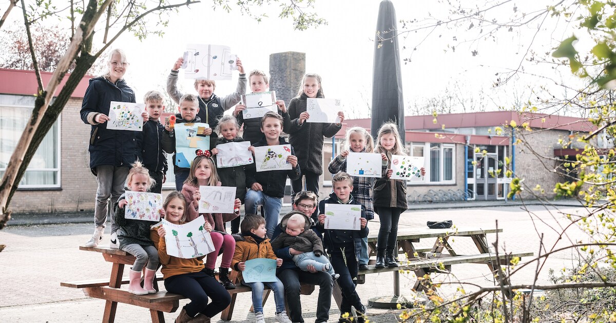 Kinderen protesteren tegen verdwijnen speelplek | Regio | De ...