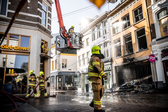 Dit zijn de tien belangrijkste momenten van de verwoestende megabrand ...