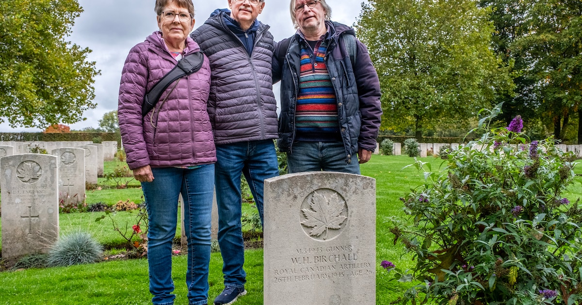 Canadees echtpaar reist 7.000 kilometer om graf van oom Harold te ...