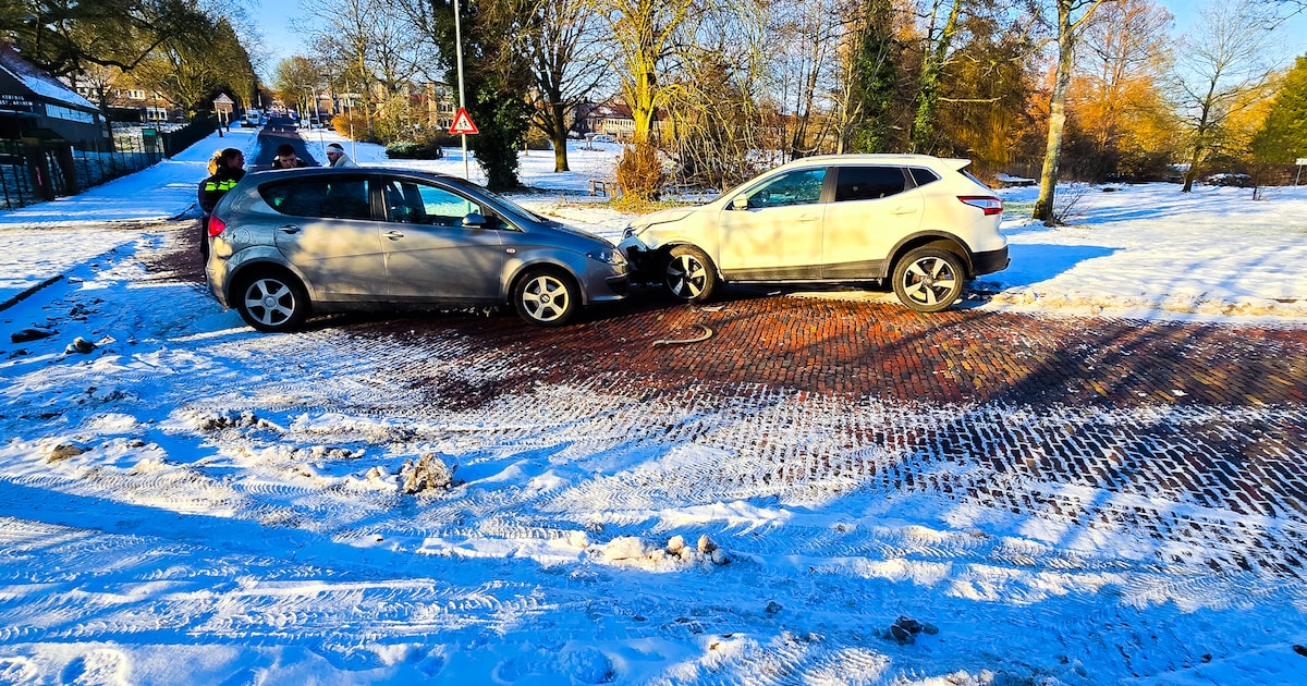 Auto's botsen op elkaar door gladheid in Arnhem | 112 nieuws Arnhem ...