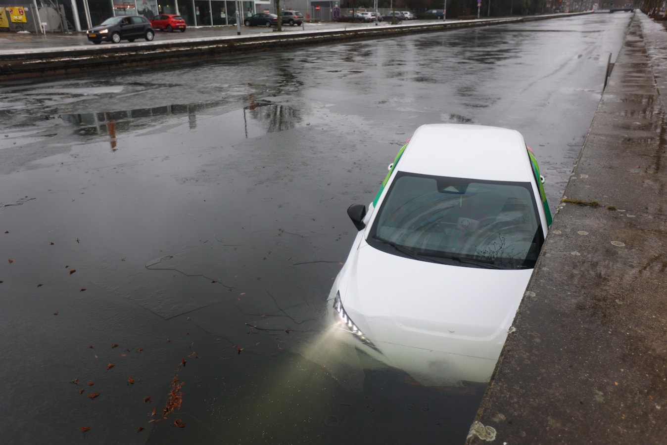 ‘Dit is Nederland op z’n smalst’: Eindho­venaar wil verblijfs­ver­gun ...