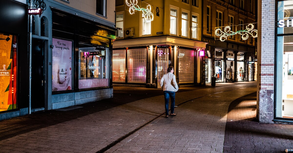 Amsterdam is de Efteling, Arnhem de Julianatoren, denk ik jaloers; maar ...