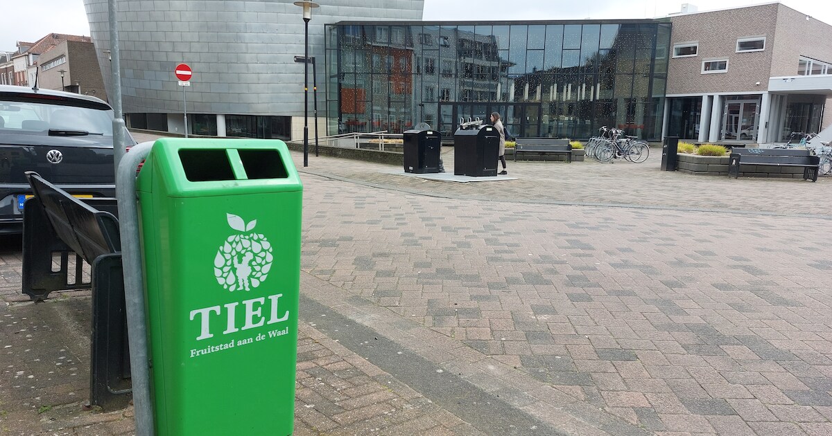 Hoe vermijd je zwerf- én grof vuil? Tiel dubt over één, geen of twee ...