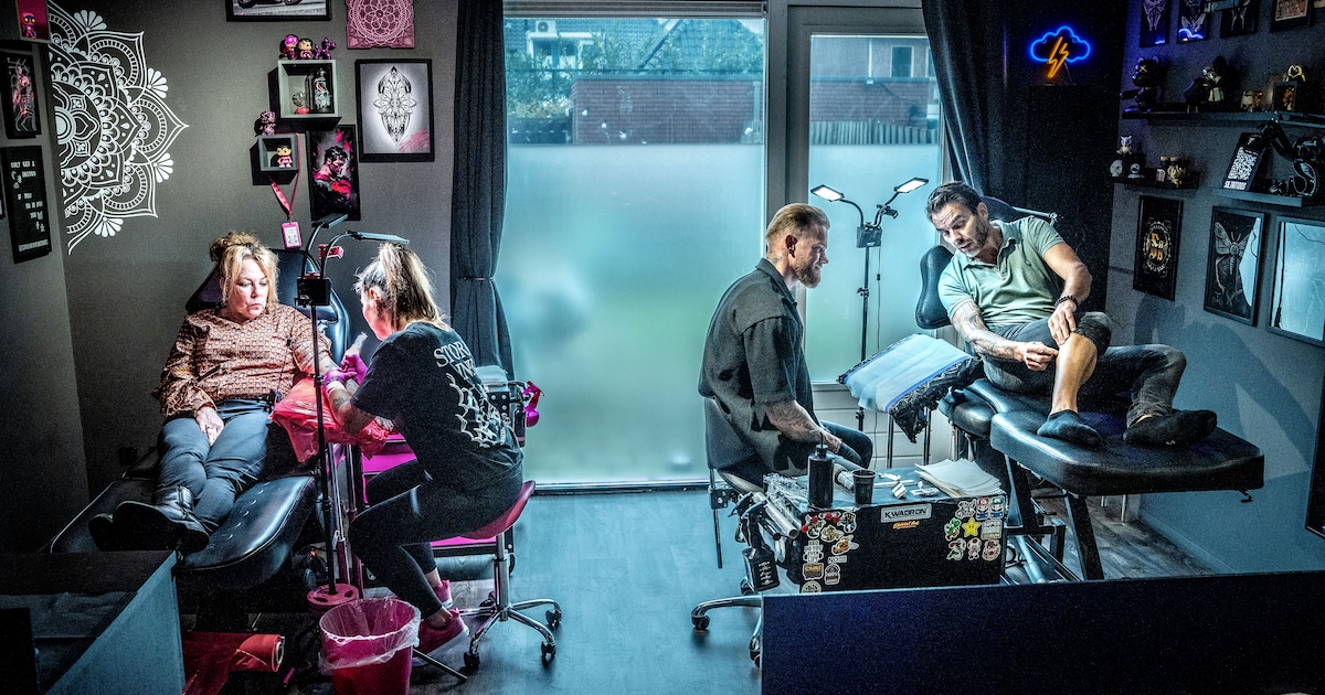 Goed verscholen in dit kleine dorp ligt de tattoo-oase van Sam en ...