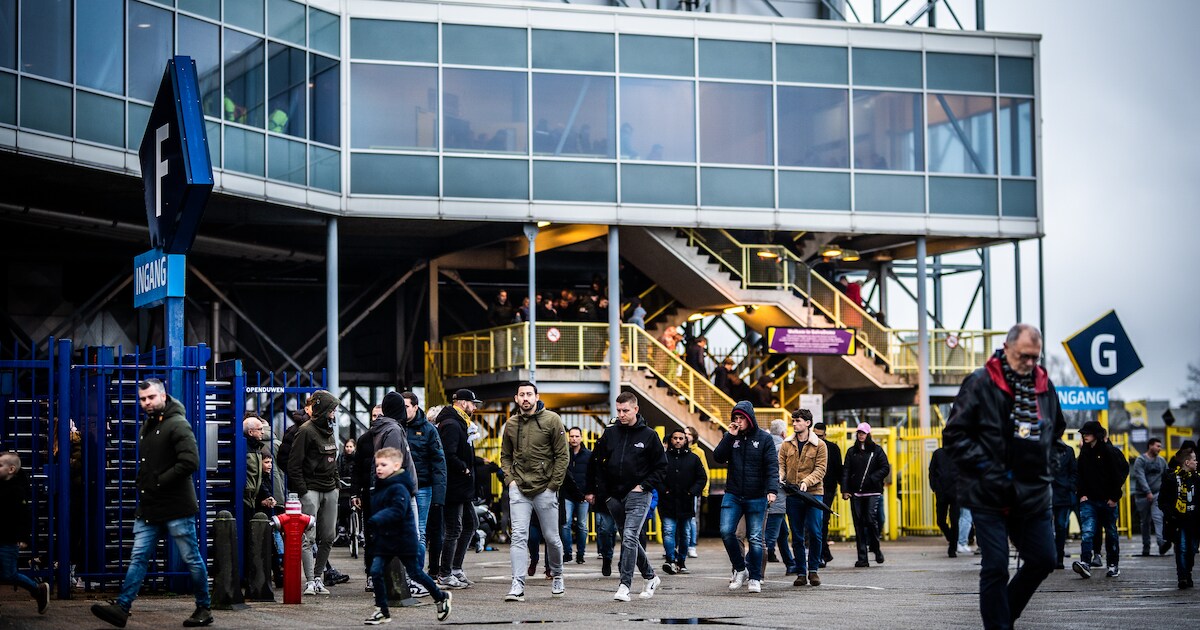 Breng rijdt lijnbussen met supporters Vitesse tóch naar GelreDome na ...