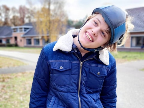 Jonathan (20) had duizenden epilepsieaanvallen, toch gingen altijd drie ...