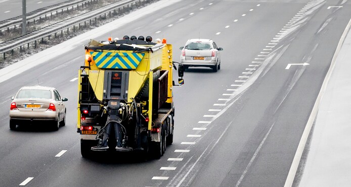 Vanavond code geel: KNMI waarschuwt voor gladheid, zondag kans op ...