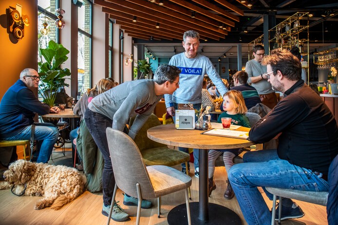 Deel horeca wil af van QR-codes: ‘Sinds we ze minder gebruiken, krijgen ...