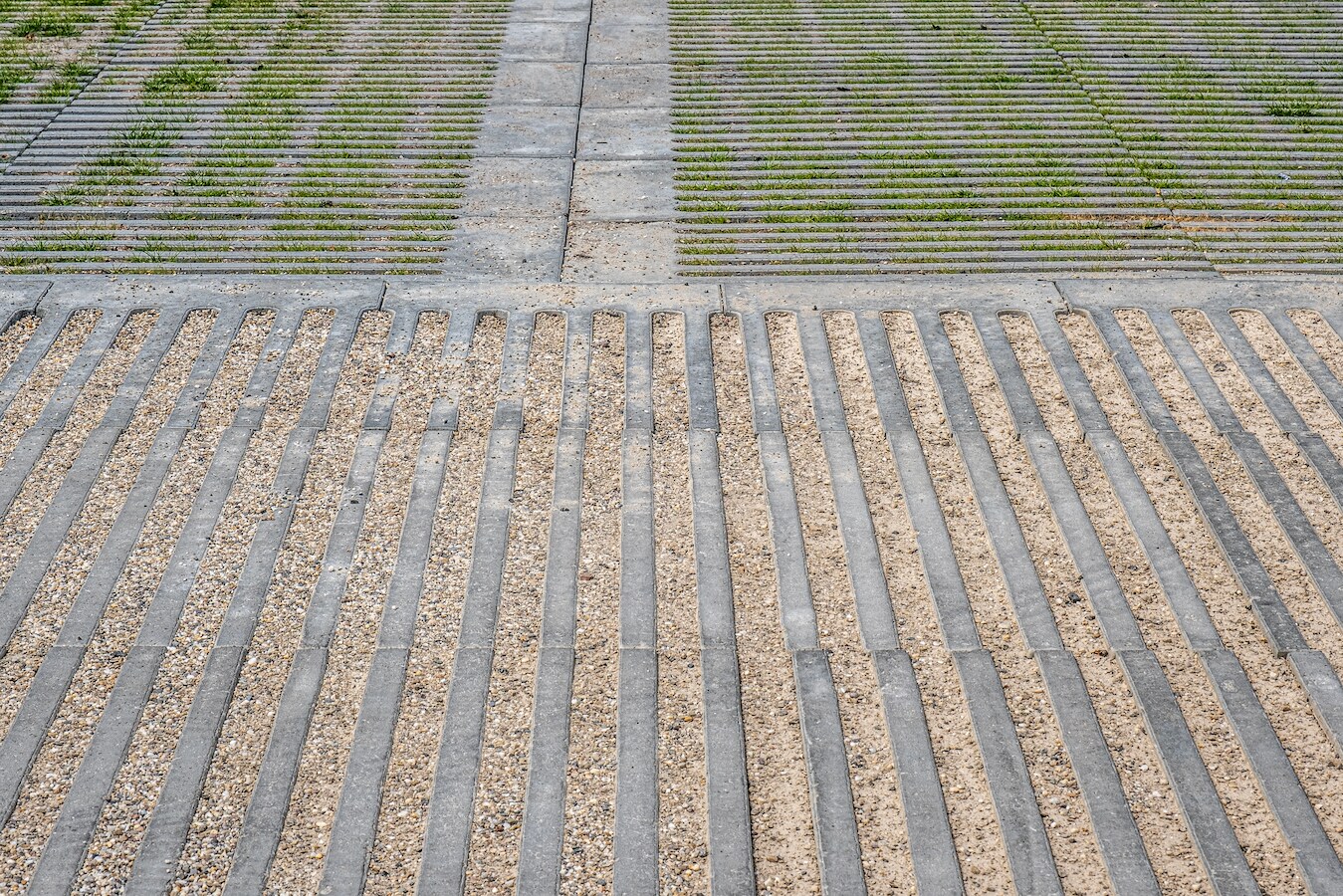 Dit nieuwe plein is ‘supermooi’ maar erop lopen blijkt vervelend: 'Mijn ...