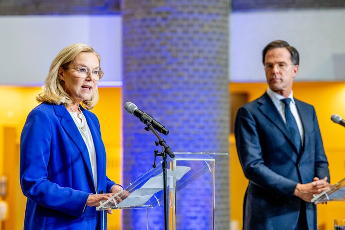 Duivenaar wil politici vierendelen, stenigen en platbranden: ‘Eigenlijk ...