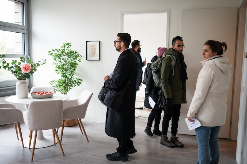 Jonge stellen en expats struikelen over elkaar bij open huis: ‘Een ...