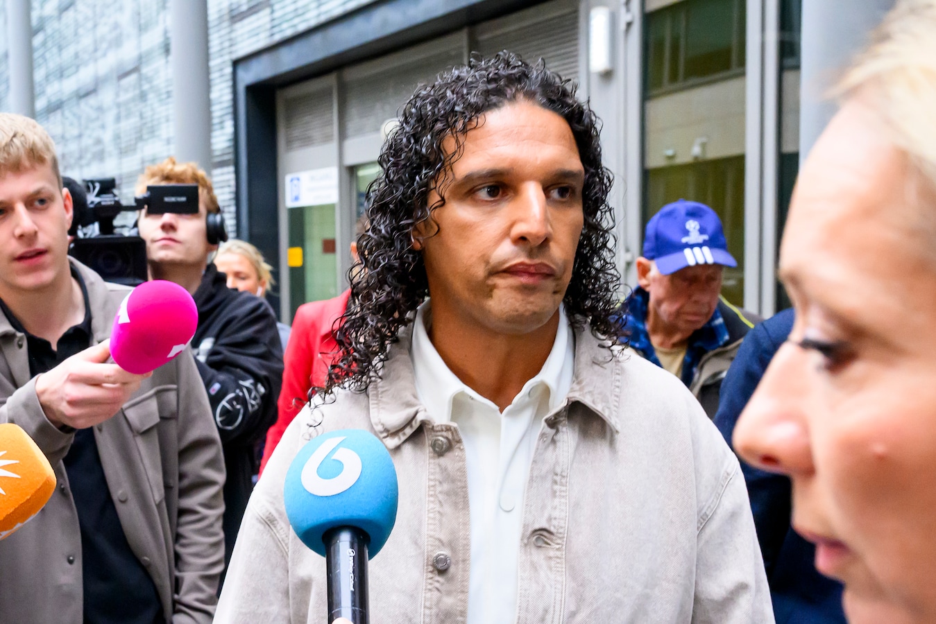 Ali B ging vol lef rechtszaak in maar kwam er geknakt uit; voor hoger ...