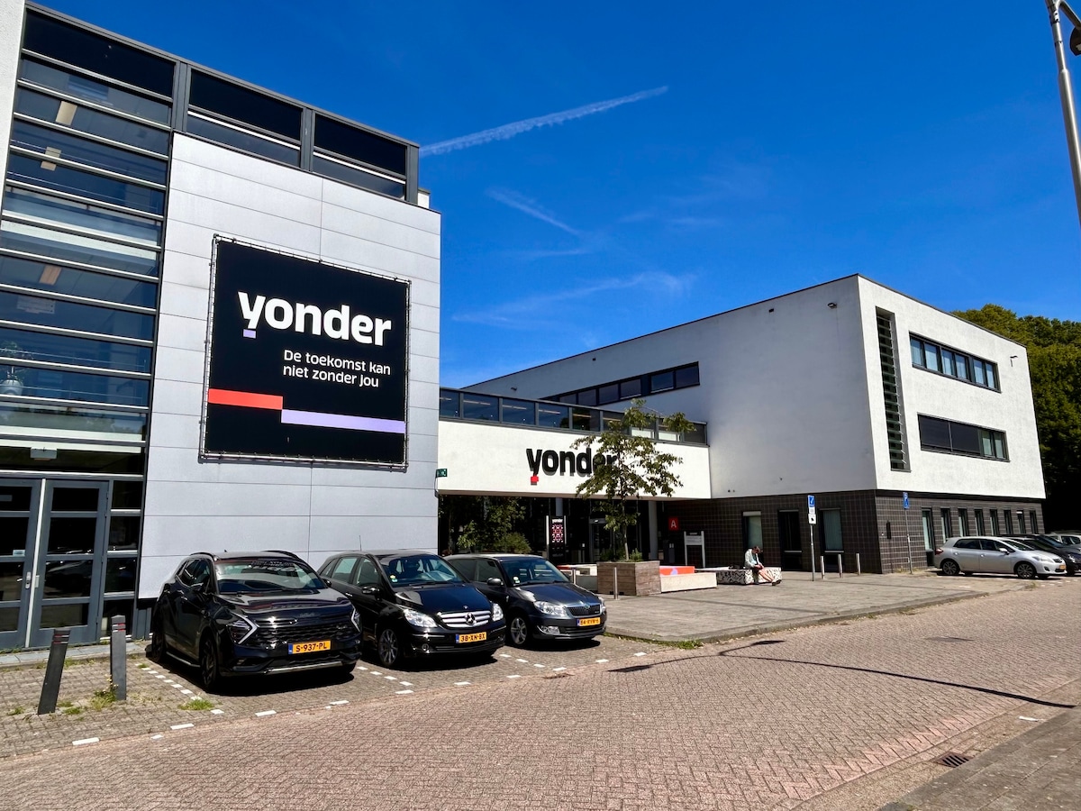 Tilburg koopt schoolgebouwen van Yonder, maar ontkracht geruchten over ...